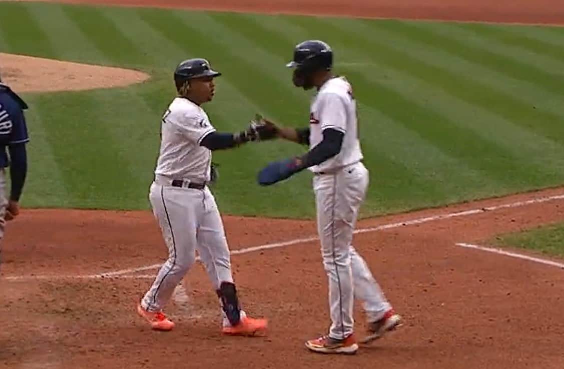 Les Guardians remportent le premier match de leur série face aux Rays ...